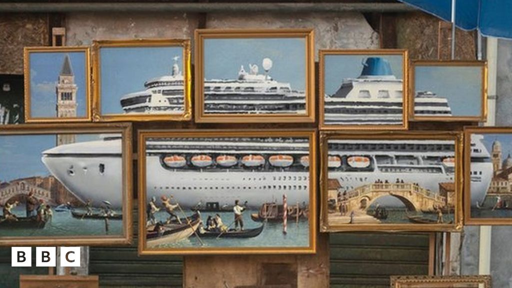 Banksy shows off new artwork in Venice - BBC Newsround