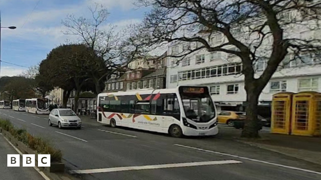 Man assaulted at Guernsey bus terminus - BBC