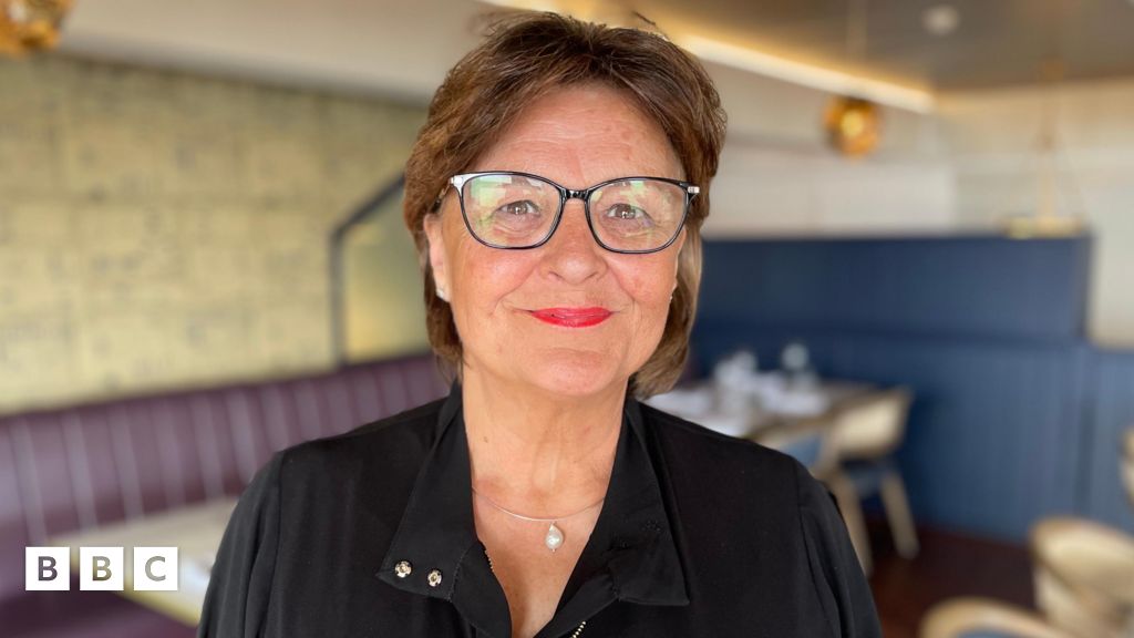 Aberth ac addasu: Sut mae bwytai'n delio â heriau ariannol? - BBC Cymru Fyw