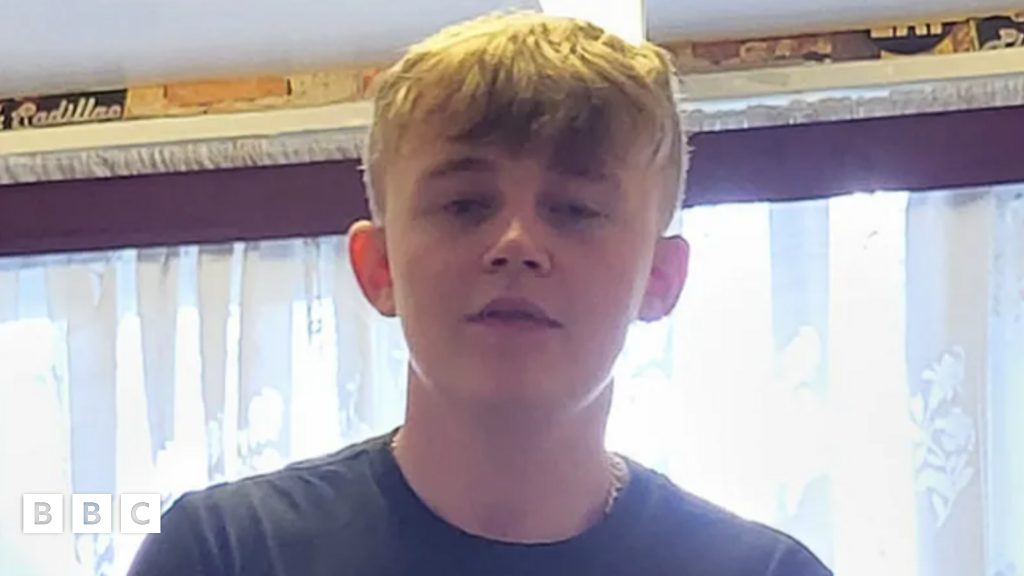 Bachgen, 15, wedi marw wrth geisio achub ffrind mewn chwarel - cwest ...