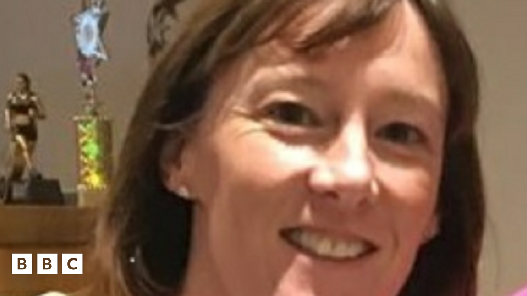 Athrawes wedi'i chanfod yn ddiogel yng Nghaerfyrddin - BBC Cymru Fyw