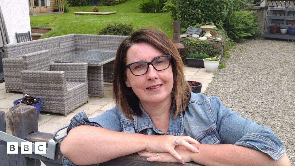 Pum munud gyda Tess Price - BBC Cymru Fyw