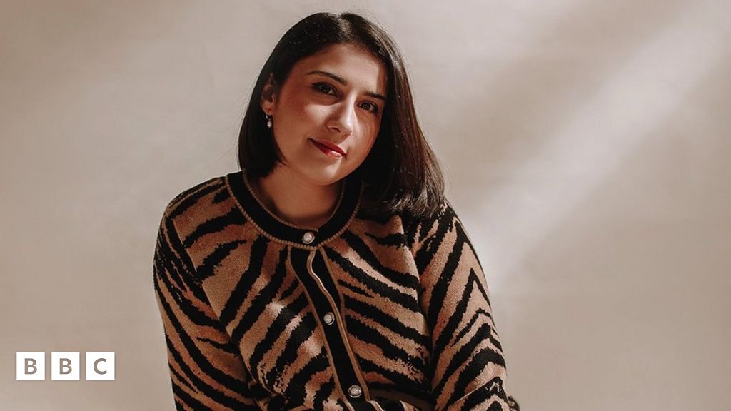 Pum munud gyda... Priya Hall - BBC Cymru Fyw