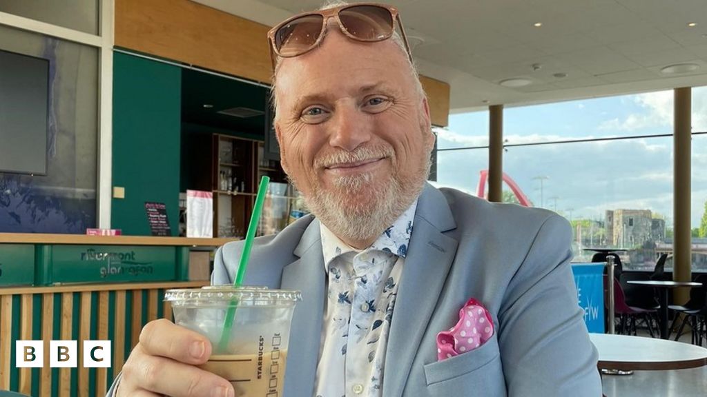 Huw 'Fash' Rees yn rhannu ei brofiad o ddechrau dialysis - BBC Cymru Fyw