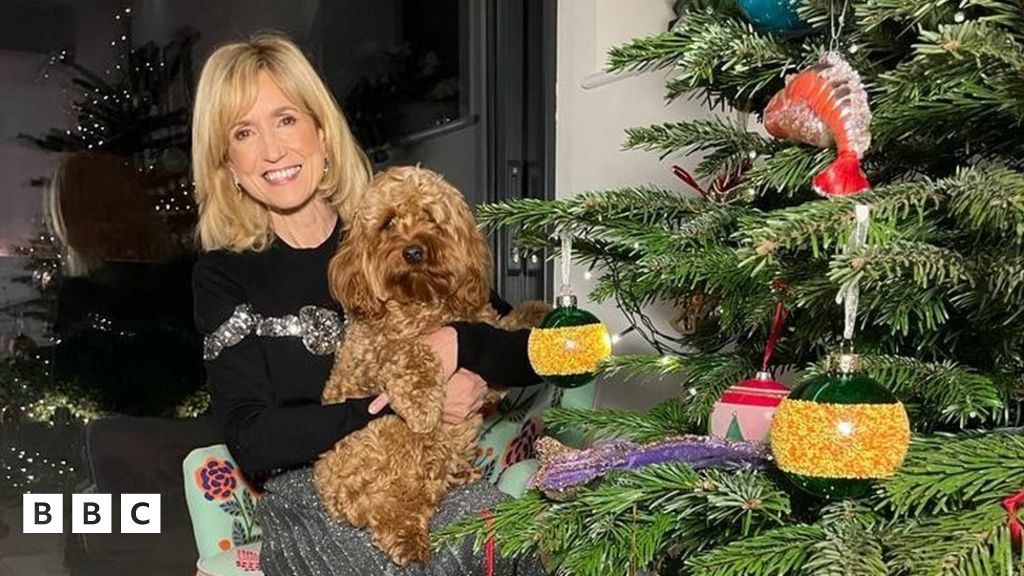 Angharad Mair: Fy Nadolig i - BBC Cymru Fyw