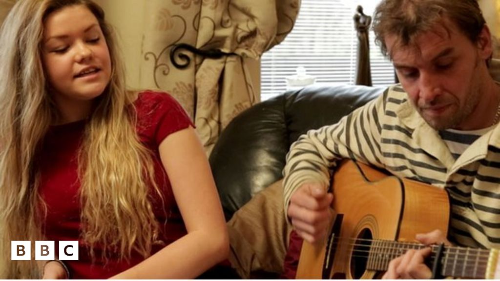 Barry a Mirain Evans yn ennill Cân i Gymru 2014 - BBC Cymru Fyw