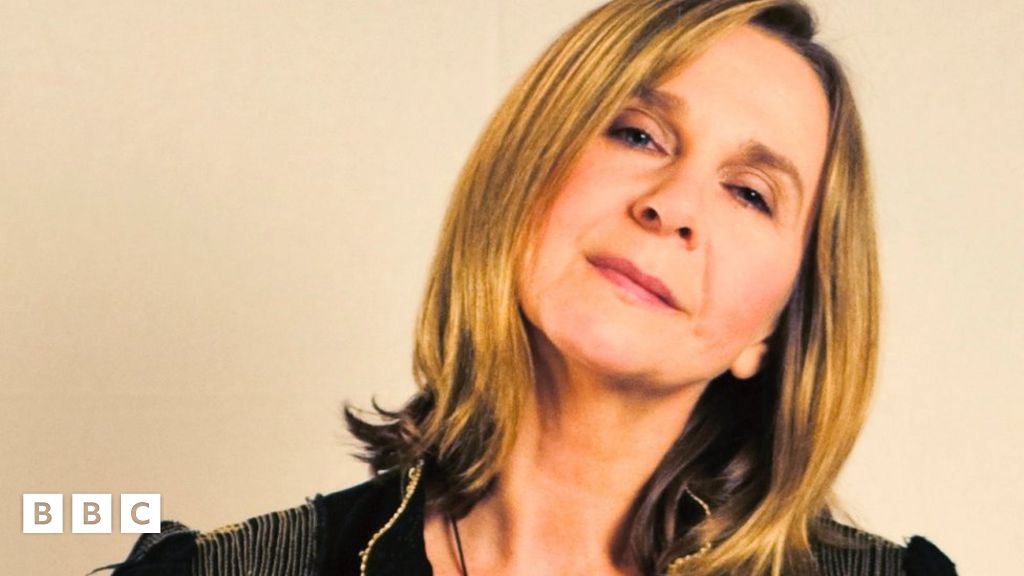 Tri Llun Siân James - BBC Cymru Fyw