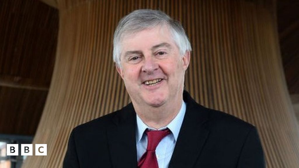 Mark Drakeford yn tyngu llw fel Prif Weinidog Cymru - BBC Cymru Fyw