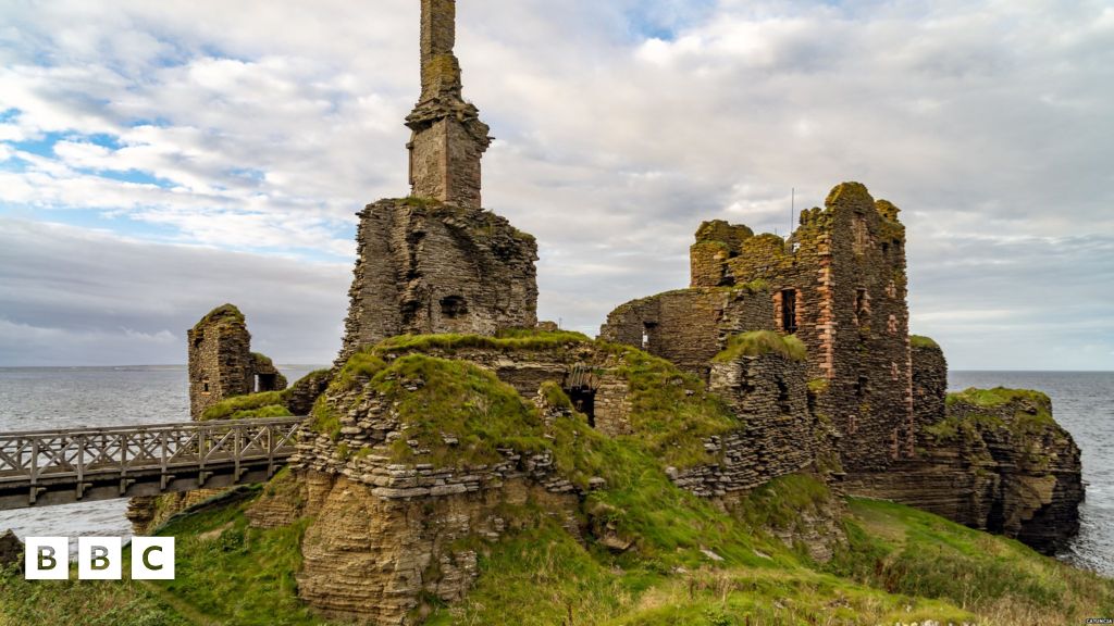 Balach air a dhroch ghoirteachadh aig Caisteal Mhic na Ceàrdaich ...