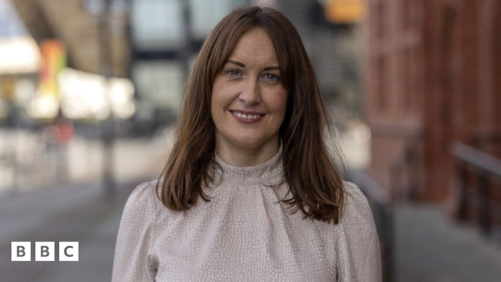 Prif weithredwr newydd i'r Ganolfan Dysgu Cymraeg - BBC Cymru Fyw