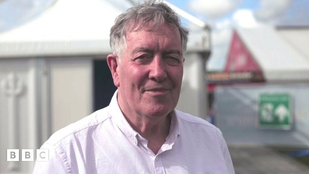 Ateb y Galw: Hywel Gwynfryn - BBC Cymru Fyw