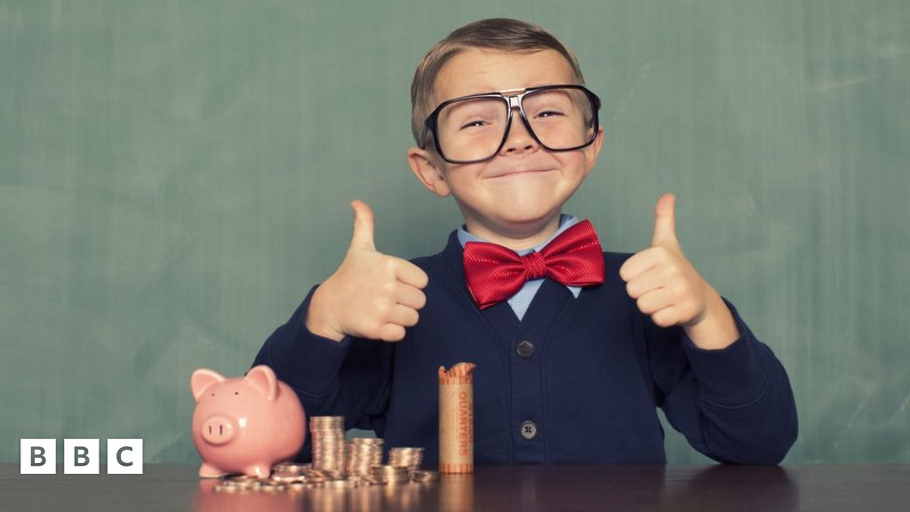 Pocket money: Is physical cash a thing of the past? - BBC Newsround