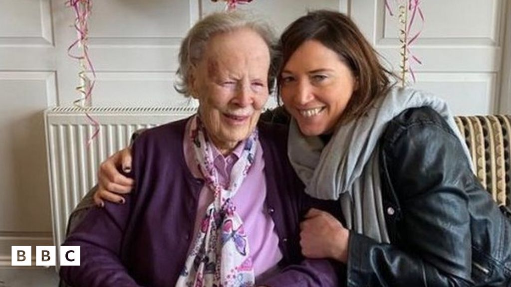 'Roedd Nain yn ysgrifenyddes i Syr Ifan ab Owen Edwards' - BBC Cymru Fyw