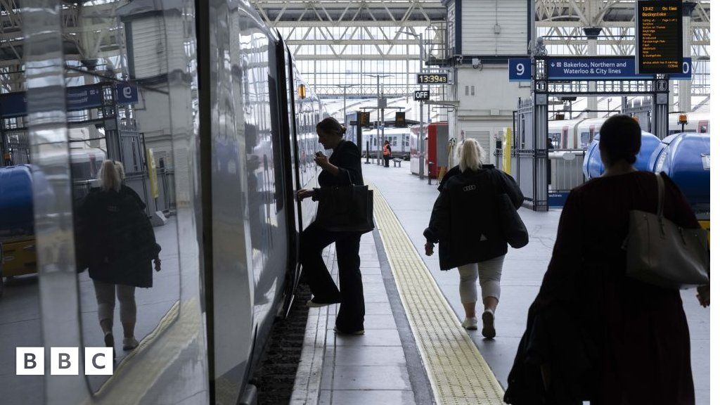 Train strikes: When are the rail strikes happening this week? - BBC ...