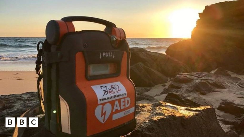 100 defibrillator sna h-Eileanan an Iar - Naidheachdan a' BhBC