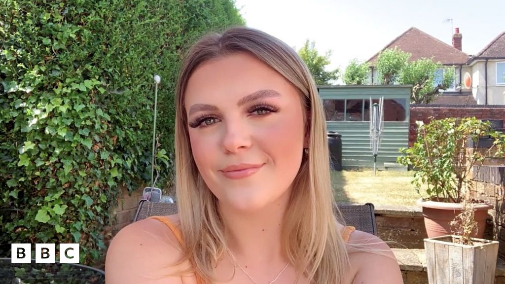 Menyw ifanc wedi'i haflonyddu yng Nghaerdydd - BBC Cymru Fyw