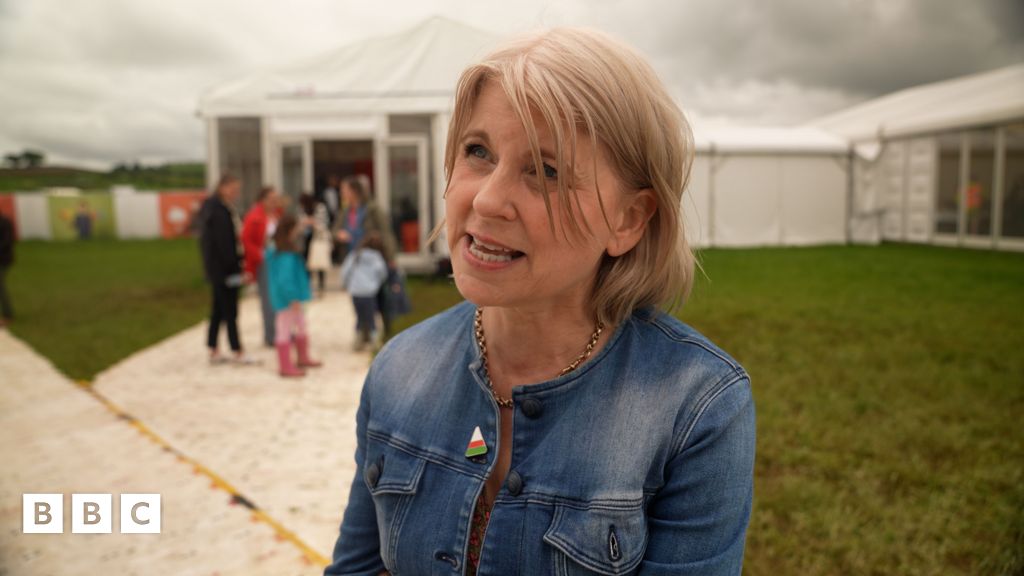 Elen Rhys: Yr Urdd yn 'agor drysau, rhoi profiadau' - BBC Cymru Fyw