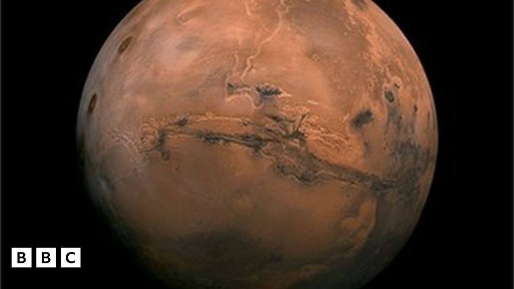 Mars: thick ice sheets on red planet - BBC Newsround