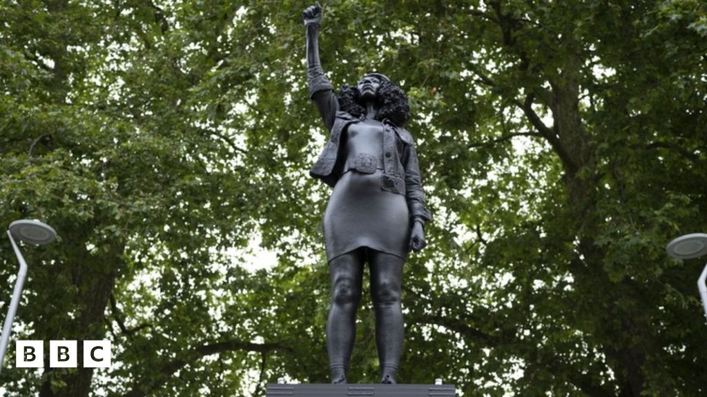 Controversial statue of Edward Colston replaced by Black Lives Matter ...