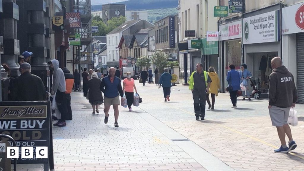 £80m i adfywio dinas a thair o drefi Cymru - BBC Cymru Fyw