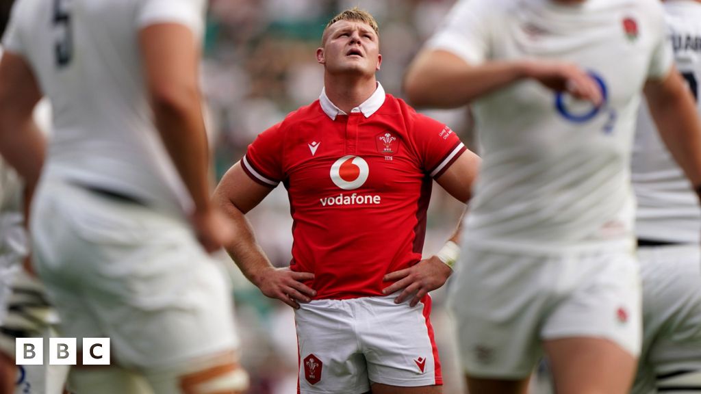 Cymru'n colli cyfle euraidd i drechu Lloegr yn Twickenham - BBC Cymru Fyw