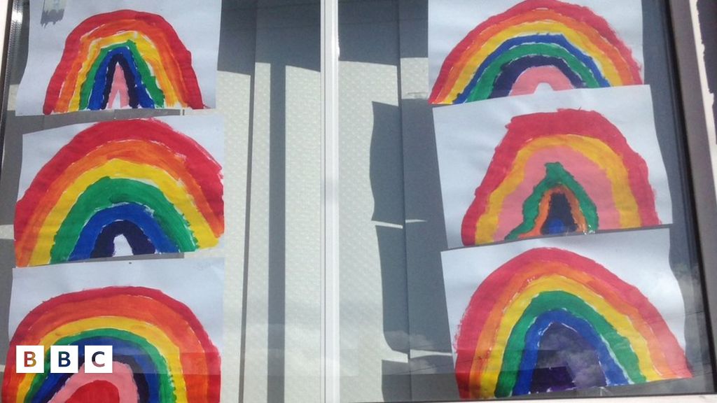 Coronavirus: Rainbows in windows to spread joy - BBC Newsround