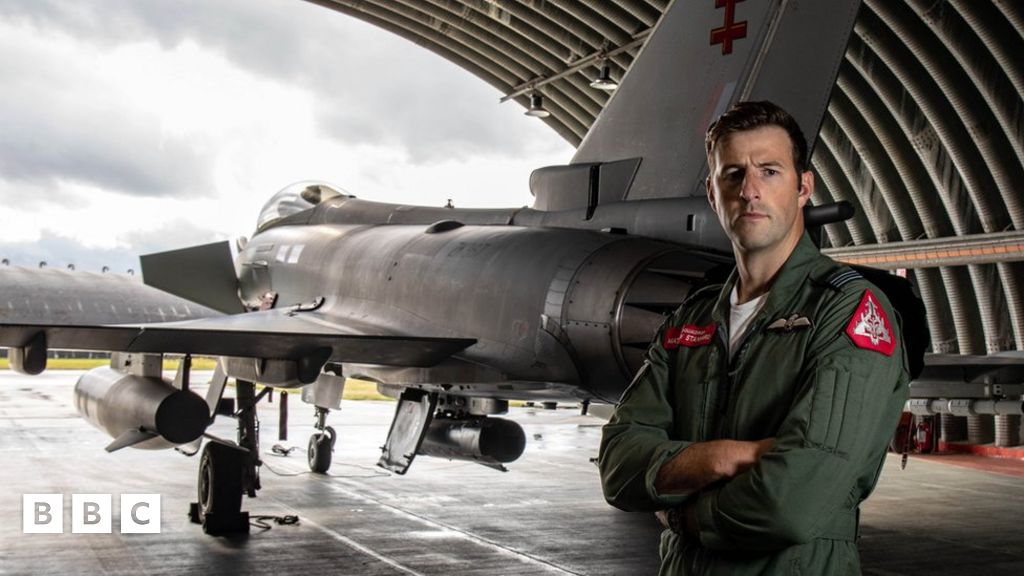 RAF pilot picked for space programme - BBC Newsround