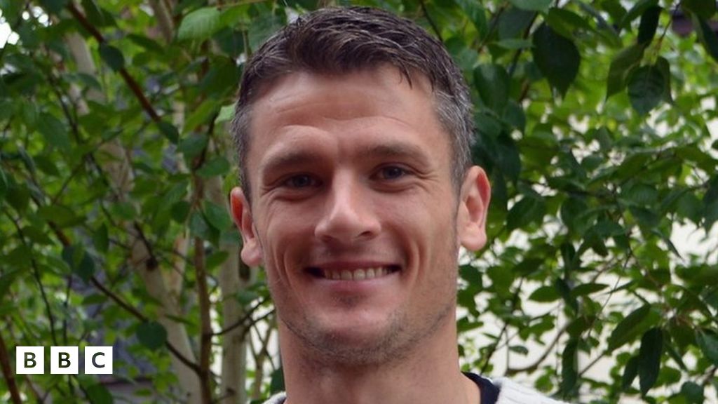 Ateb y Galw: Owain Tudur Jones - BBC Cymru Fyw