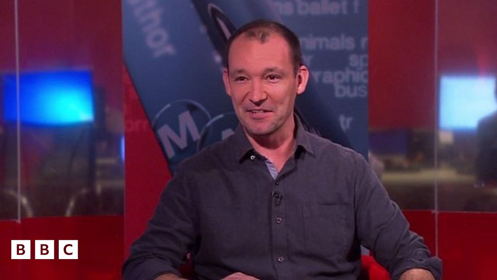 Cynan Jones yn ennill Gwobr Genedlaethol Stori Fer y BBC - BBC Cymru Fyw