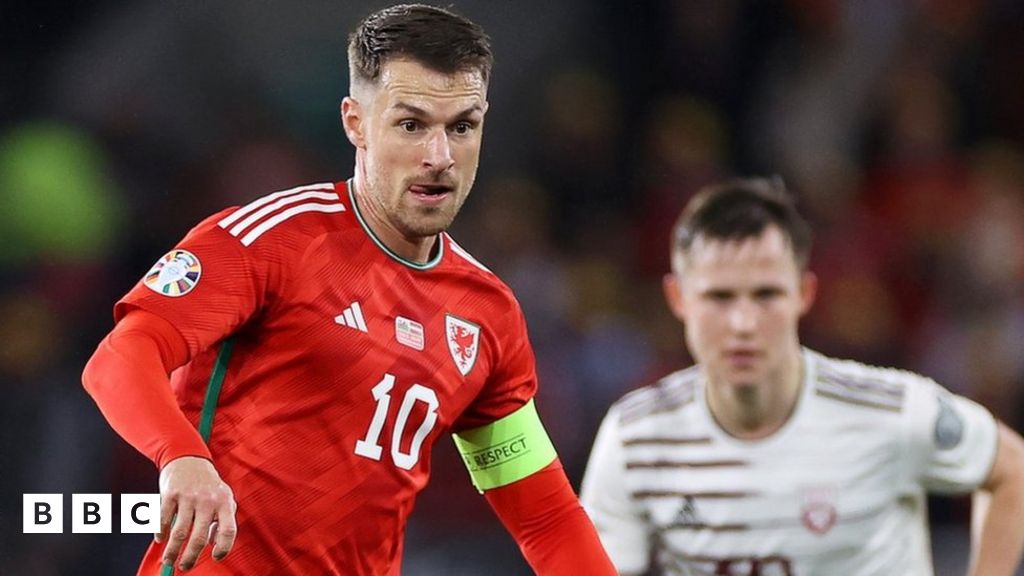 Gemau pêl-droed Cymru i barhau am ddim ar S4C tan 2028 - BBC Cymru Fyw