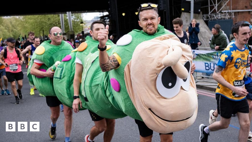 London Marathon 2024: Cool costumes and celebrity runners - BBC Newsround