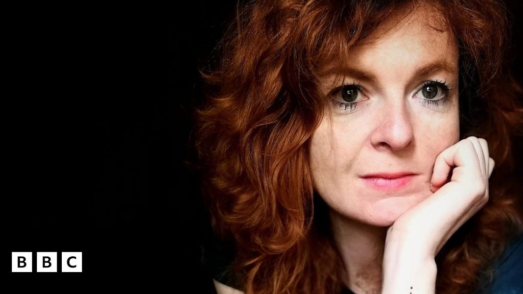 Lleuwen yn teithio Cymru'n perfformio 'emynau coll y werin' - BBC Cymru Fyw