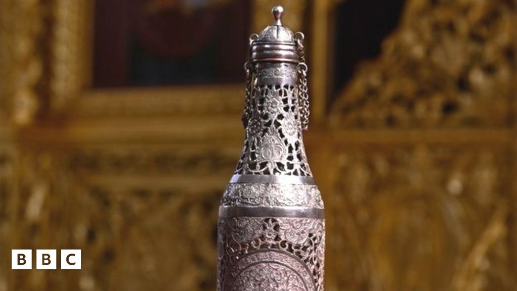 King's Coronation: Anointing oil to be animal-free - BBC Newsround