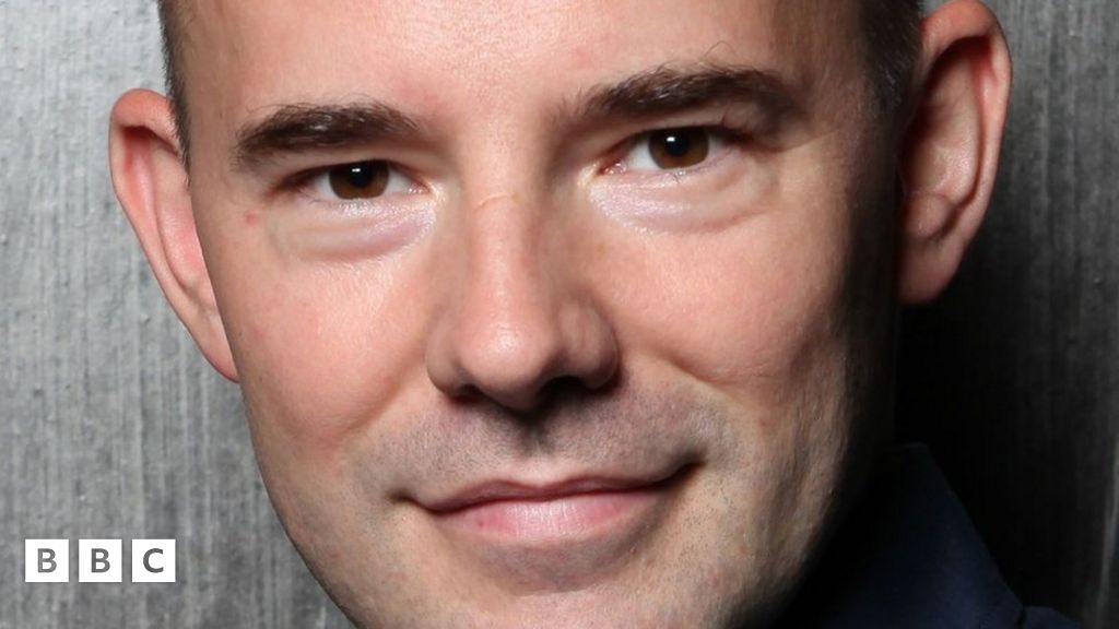 Daniel Evans: 'Y cwmni wnaeth gynnau tân yn fy mol' - BBC Cymru Fyw