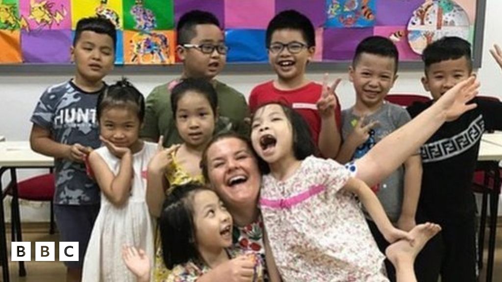 Bywyd yn fwy diogel ar ôl symud 'drws nesaf' i Covid - BBC Cymru Fyw