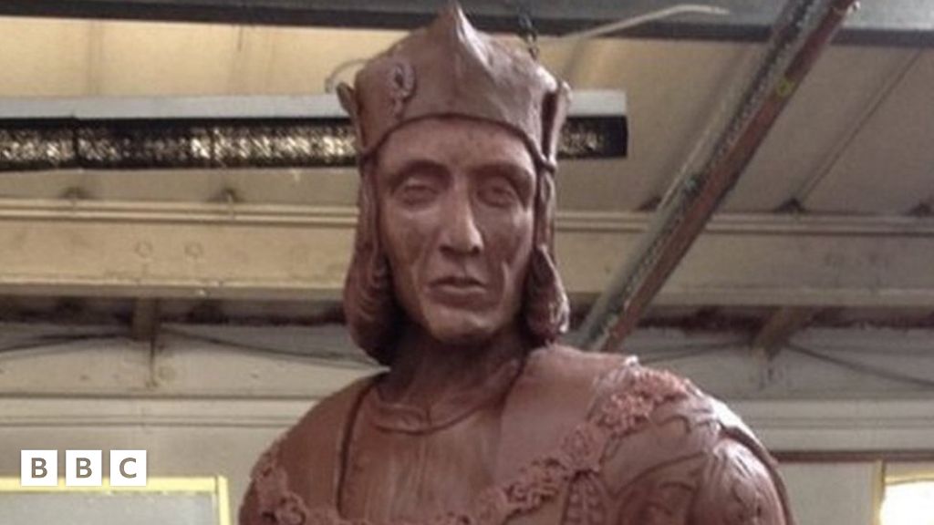 Cerflun o Harri VII ar ei ffordd i Benfro - BBC Cymru Fyw