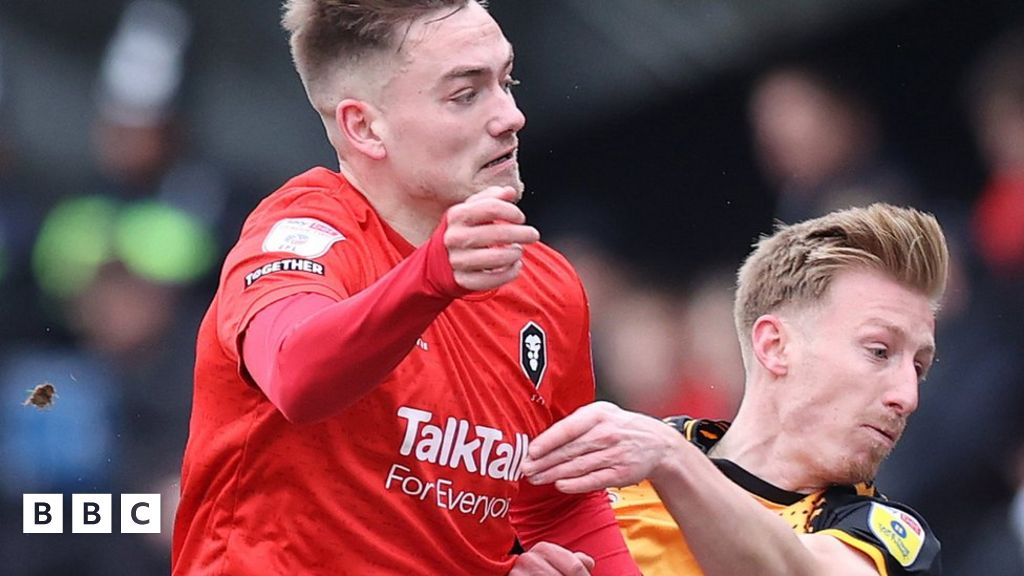 Adran Dau: Salford 3-1 Casnewydd - BBC Cymru Fyw