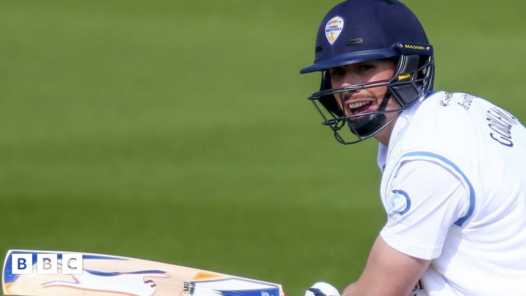 Sir Derby allan am 251 rhediad yn erbyn Morgannwg - BBC Cymru Fyw