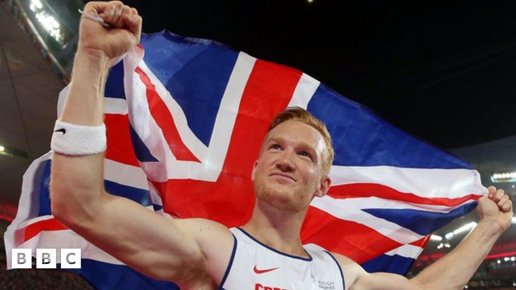 Greg Rutherford wins World Championships long jump gold - BBC Newsround