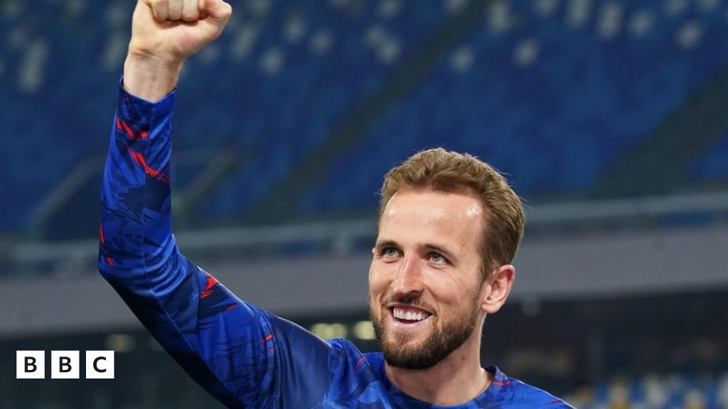 Harry Kane: Tottenham striker Kane is England's top goalscorer - BBC Newsround