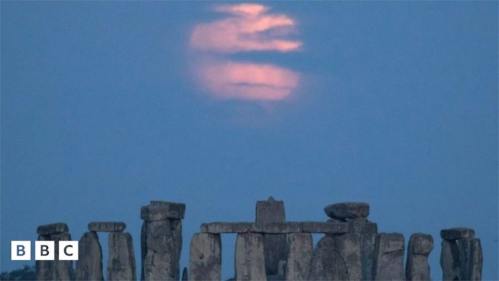 Flower Moon: Why is it special, and when will it happen? - BBC Newsround