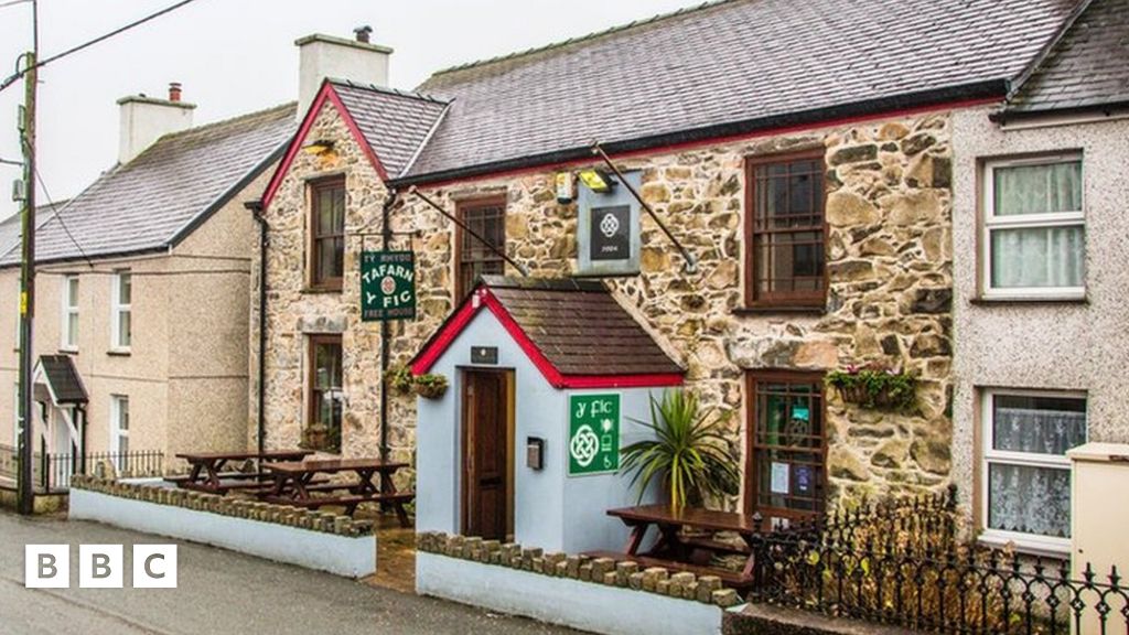 Beth yw cyfraniad y dafarn leol i gymuned? - BBC Cymru Fyw