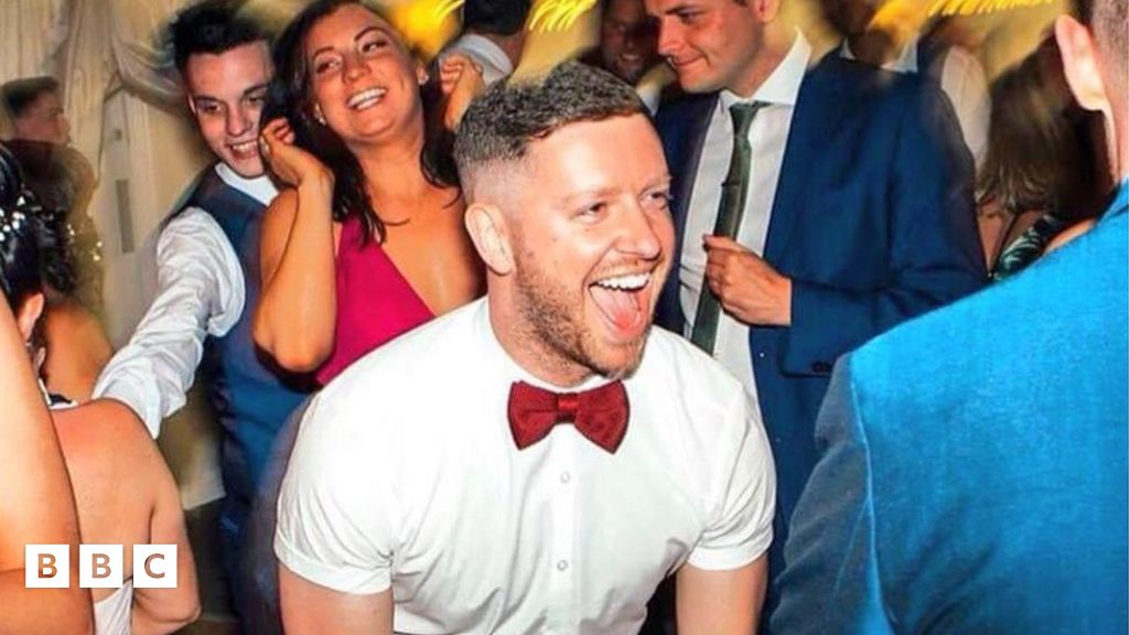 3 Llun: Lluniau pwysicaf Geraint Rhys Edwards - BBC Cymru Fyw