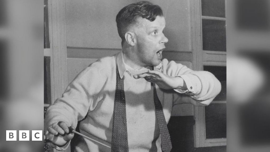 John Haydn Davies: Cofio'r arweinydd corawl o Gwm Rhondda - BBC Cymru Fyw