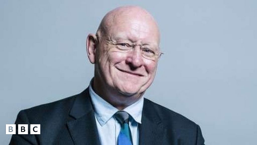 AS Arfon, Hywel Williams ddim yn sefyll yn yr etholiad nesaf - BBC ...