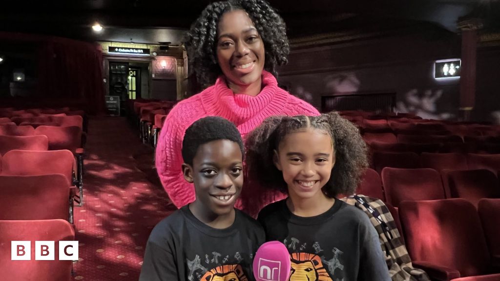 The Lion King musical: Behind the scenes of the theatre show - BBC ...