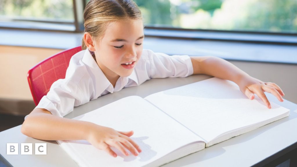 Children with sight loss 'need help' to social distance in schools ...