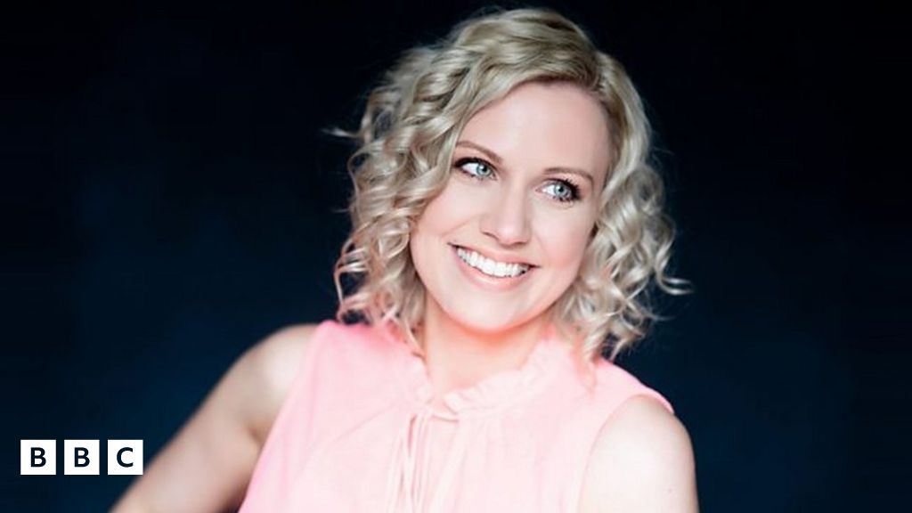 Ateb y Galw: Y cyflwynydd Alex Humphreys - BBC Cymru Fyw