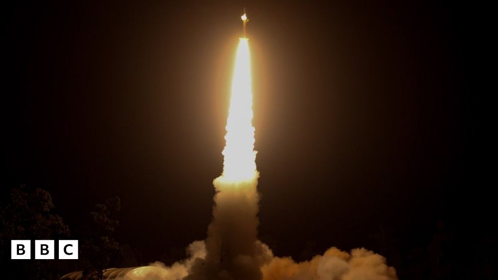 Nasa's Australia rocket launch makes history - BBC Newsround