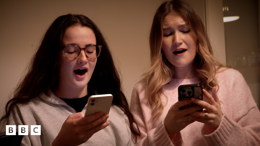 Ydy cerdd dant at ddant pobl ifanc heddiw? - BBC Cymru Fyw